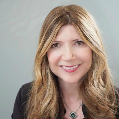 Estelle Erasmus | Ravishly